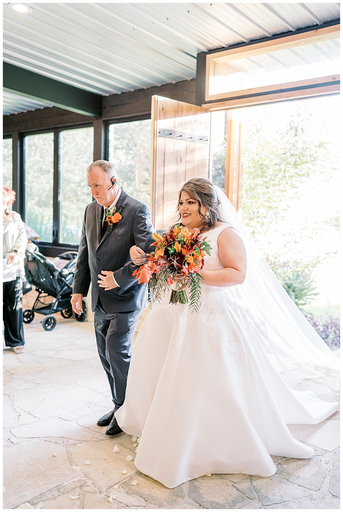 Fall-Inspired Texas Wedding | Danielle + Jonathon - Emery's Buffalo ...