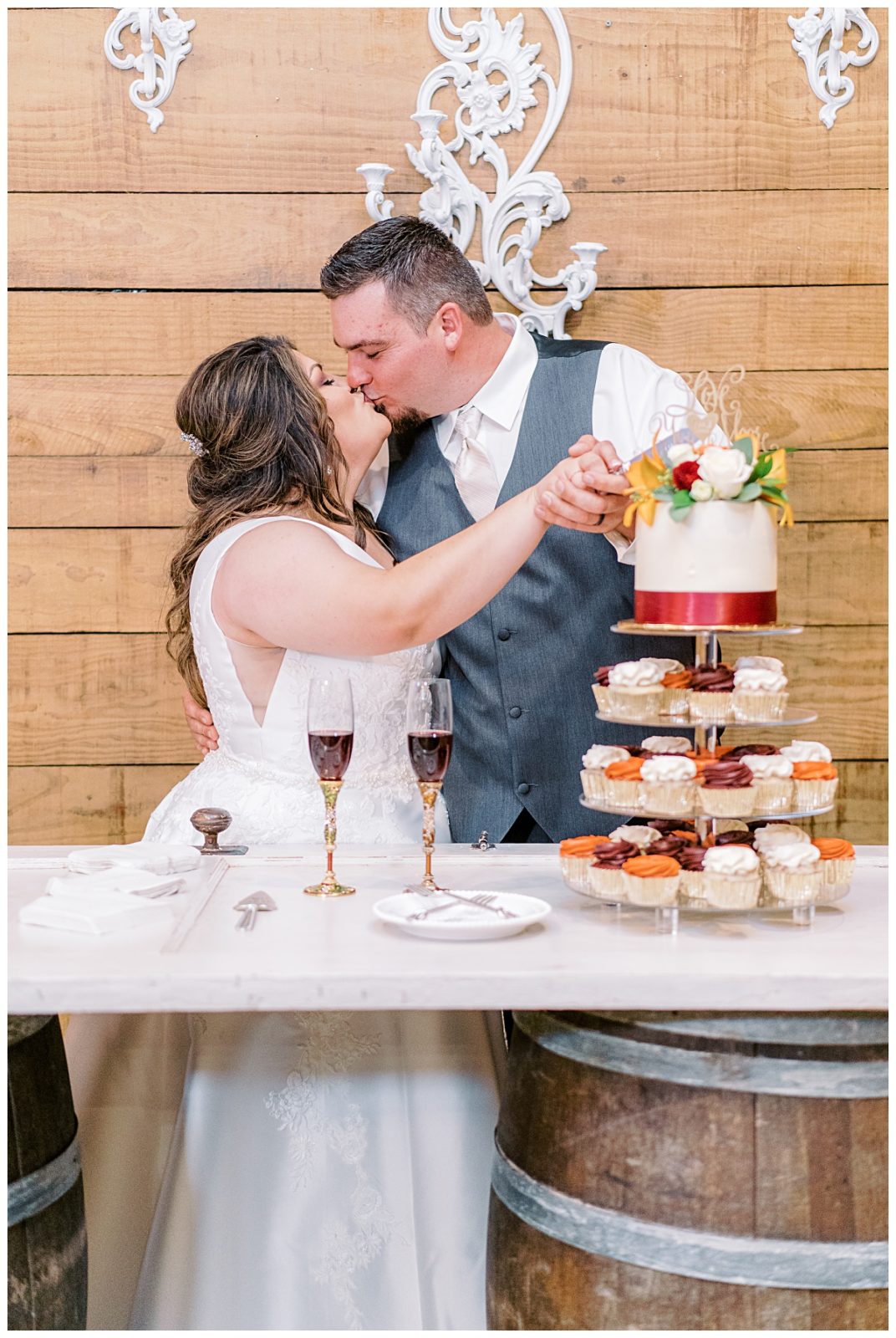 Fall-Inspired Texas Wedding | Danielle + Jonathon - Emery's Buffalo ...